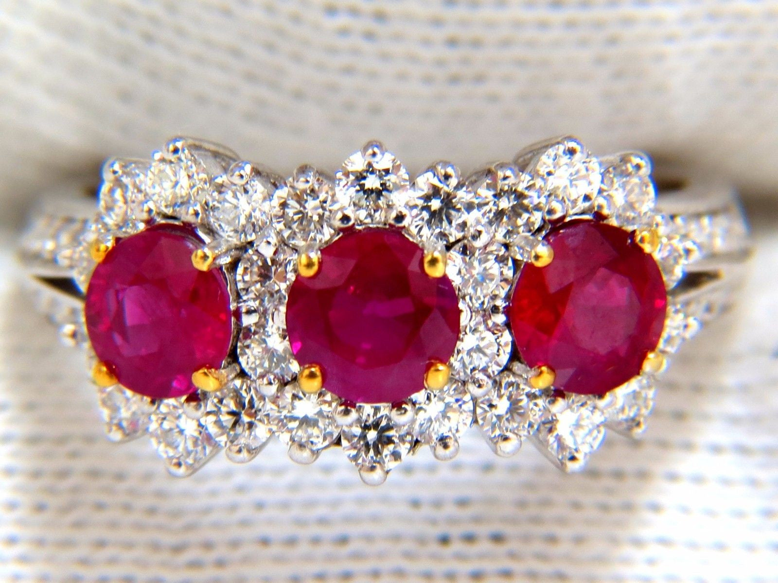2.52ct natural vivid red ruby diamonds ring 14kt three stone halo clas ...