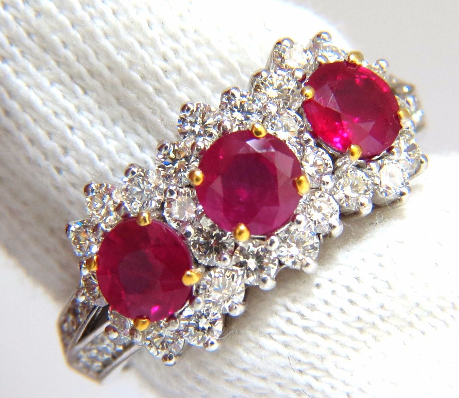 2.52ct natural vivid red ruby diamonds ring 14kt three stone halo clas ...